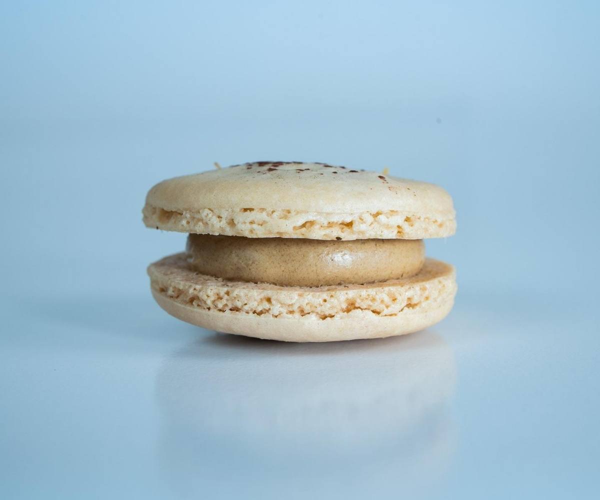 Enjoy a Pack of Cappuccino Macarons | Macaron Queen