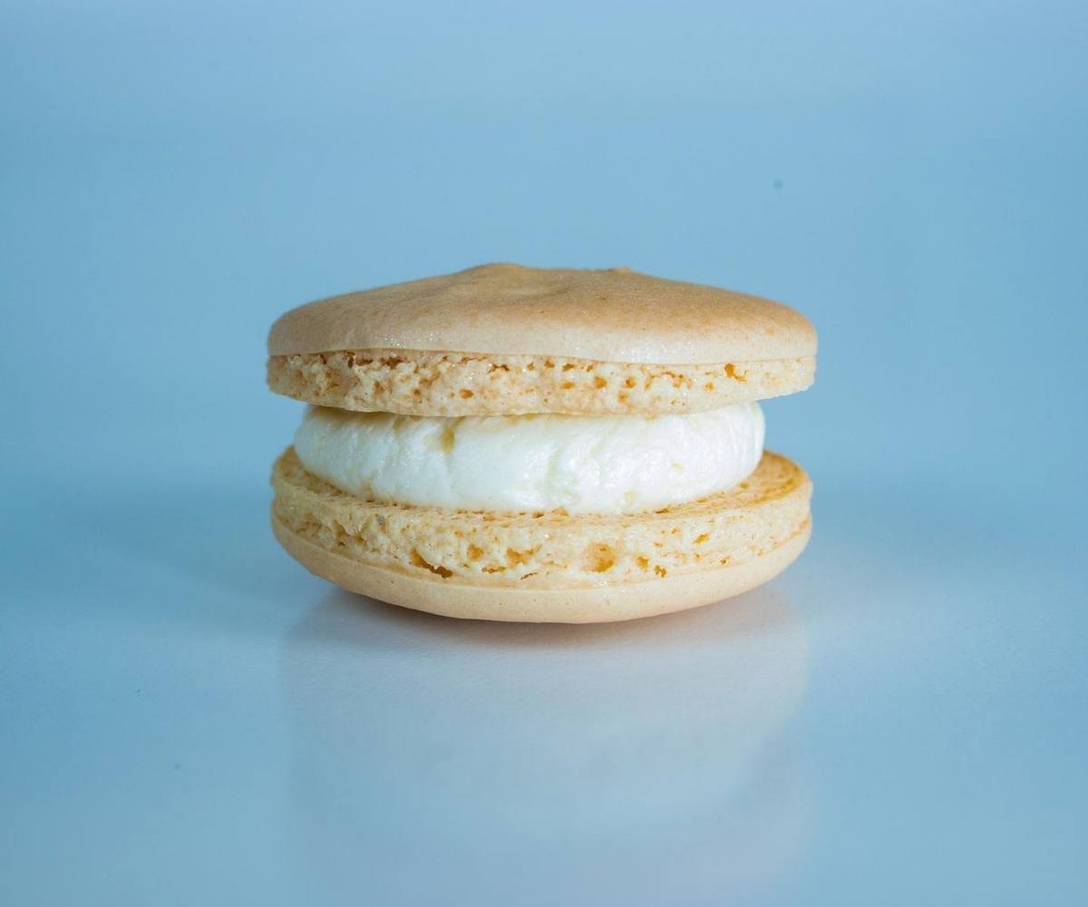 Enjoy a Pack of Specialty Champagne Macarons | Macaron Queen